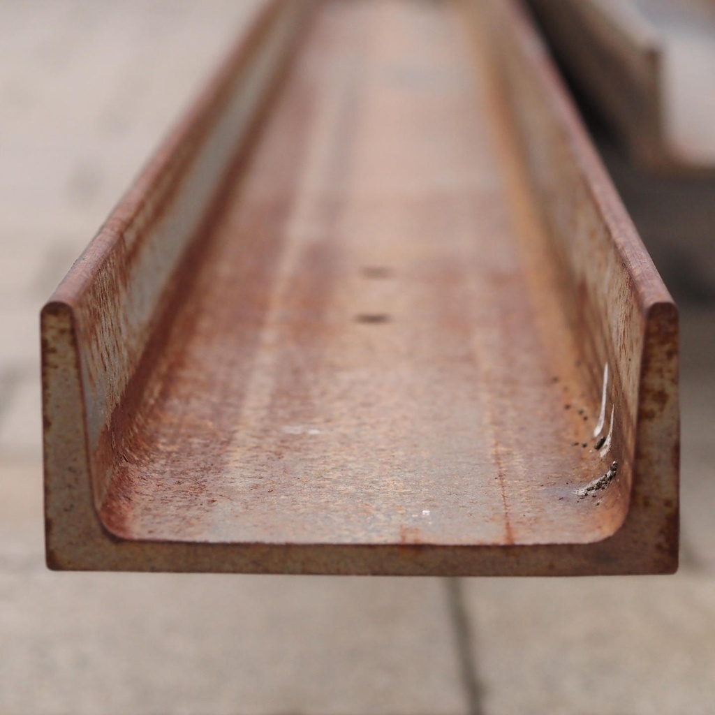 Steel profile from ULB's 'Point Culture' media library (various lengths ...